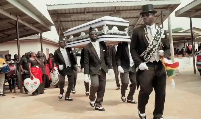 "Astronomia", la canción que 'volvió a la vida' gracias al meme del ...